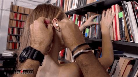 Techy Builds Micro Chip To MIND CONTROL Hot B 4k Amateur Boxxx Clips4sale