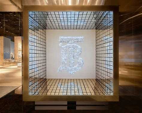 Burberry And Tencent Collaborate On Interactive Wechat Shop In Shenzhen