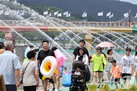 장흥 물축제 열기 가득 뉴스1