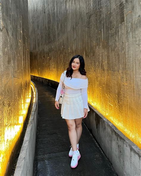 Vanessa Putri Vanessaputtri • Instagram Photos And Videos