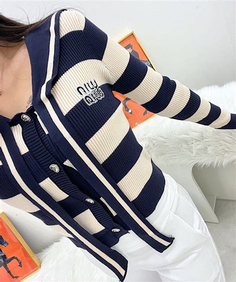 고퀄리티 수입 뮤 세일러 러블리 하트 버튼 단가라 스트라이프 니트 긴팔 골지 가디건 에이블리