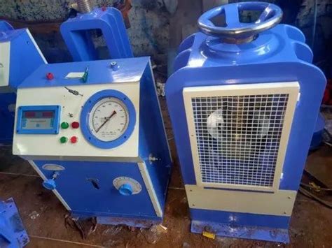 Digital Compression Testing Machine Capacity 2000kn At Rs 125000 In