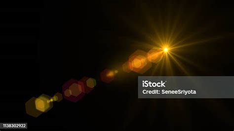 렌즈 플레어 검정색 배경에 발광 효과 사진에 오버레이 또는 화면 필터를 쉽게 추가 할 수 있습니다 낮에 대한 스톡 사진 및 기타 이미지 Istock
