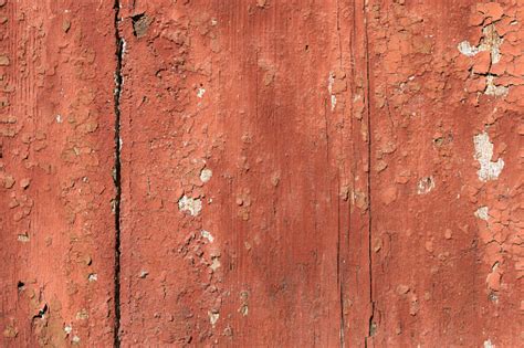 오래되고 박리 페인트 시간이 지남에 따라 빨간 페인트는 오래된 보드에서 벗겨지고 나무 질감이 금이 0명에 대한 스톡 사진 및 기타 이미지 Istock