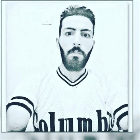 چی زن و بچه کجا هستن خودم خبر ندارم از شما در داستانی نام برد