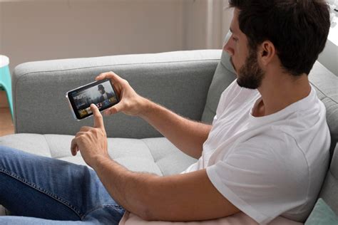 7 Aplikasi Nonton Film Legal di HP Android dan iPhone