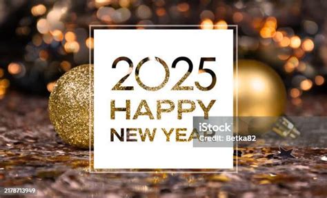 2025 Bokeh 배경에 황금 크리스마스 싸구려와 새해 복 많이 받으세요 인사말 카드 크리스마스 카드에 대한 스톡 사진 및 기타 이미지 크리스마스 카드 2025년