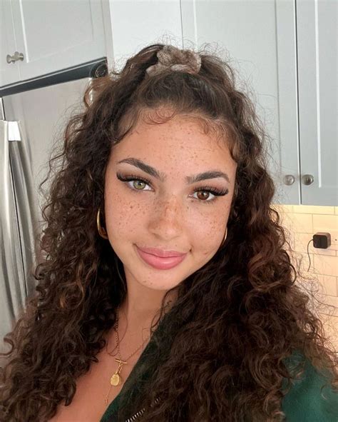 Pin By Jeremy On Ashaley Kaash Curly Girl Hairstyles Curly Hair