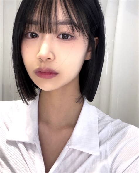 부산미용실 위닛아시아드 김민경 레이어드펌 슬릭펌 애쉬브라운 뿌리부터 자연스러운 레인펌 💗 얼굴윤곽라인이 부각되는게 싫다면 자연스러운 텍스처로 떨어지는 레인펌