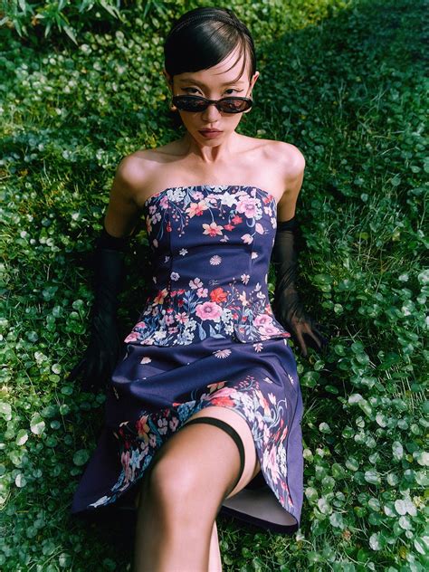 Petie Bouquet Tube Mini Dress Navy Pomelo Fashion