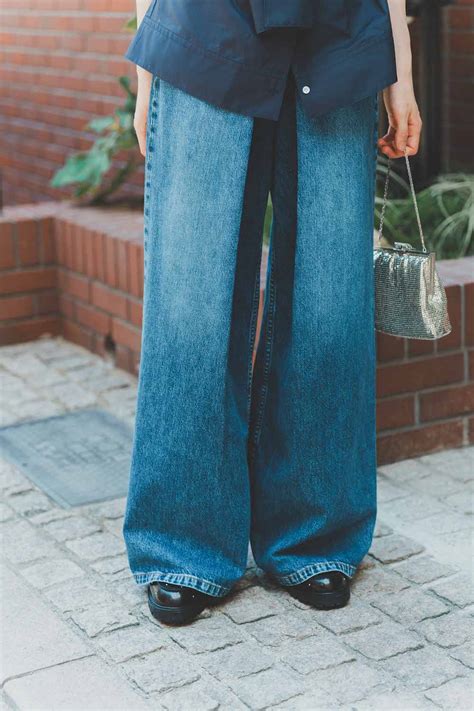 【愛用デニムsnap】だぼっと感が可愛い《john Lawrence Sullivan》のワイドデニム。あえてレディに着こなし！ 特集