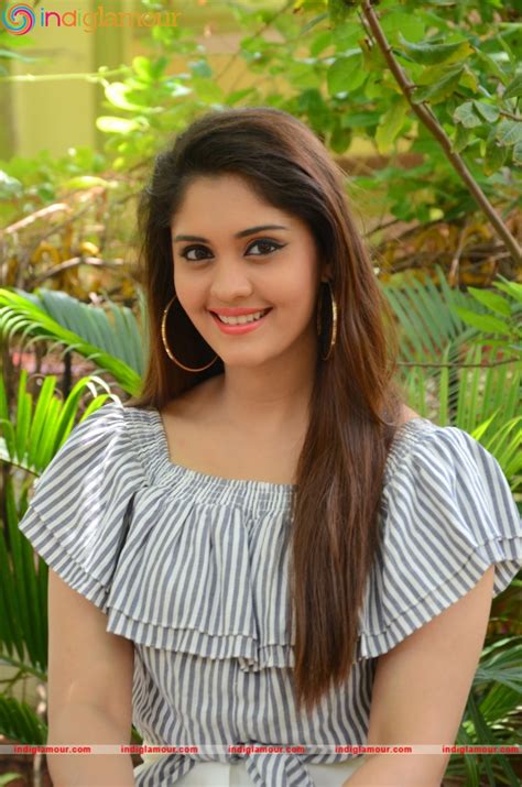 Surabhi Actress Photoimagepics And Stills 444222