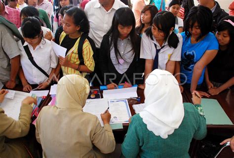 Penerimaan Siswa Baru Antara Foto