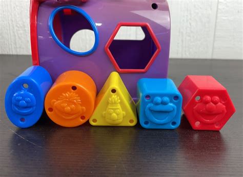 Mattel Sesame Street Elmos Mailbox Shape Sorter