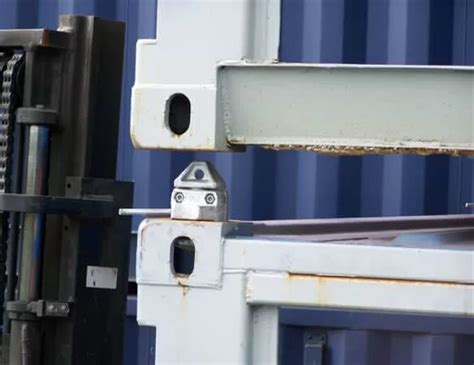 How To Use Container Twist Locks Correctly How To Use Container Twist Locks Correctly