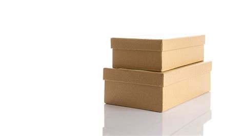 상자를 분리합니다 흰색 배경에 배송 을위한 갈색 골판지 상자 또는 판지 패키지 클리핑 경로가 있는 종이 오브젝트를 제작합니다 0명에 대한 스톡 사진 및 기타 이미지 Istock