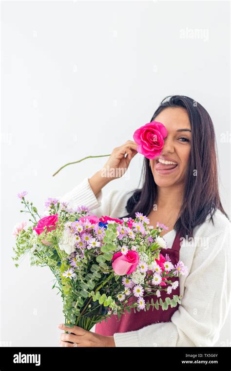 Cute Brunette Hi Res Stock Photography And Images Alamy