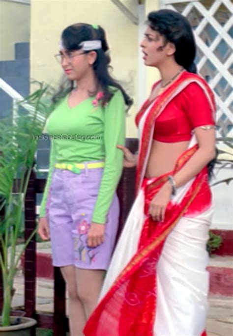 Juhi Chawla Andaz Movie 15 Hot Saree Navel Hd Caps Indiancelebblog