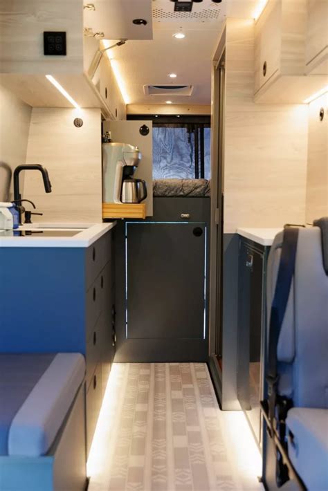 메르세데스 벤츠 스프린터 벤치마크 캠핑카 8