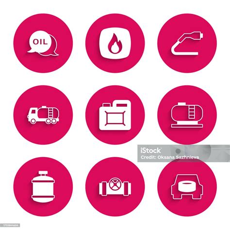 모터 오일 금속 파이프 및 밸브 자동차의 스페어 휠 오일 탱크 저장소 프로판 가스 유조선 트럭 전기 케이블 플러그 충전 및 단어