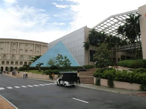 how infosys leverages technology for better people practices