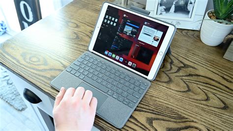 Review Logitech Combo Touch Is Like The Magic Keyboard For Ipad Air Inch Ipad Pro