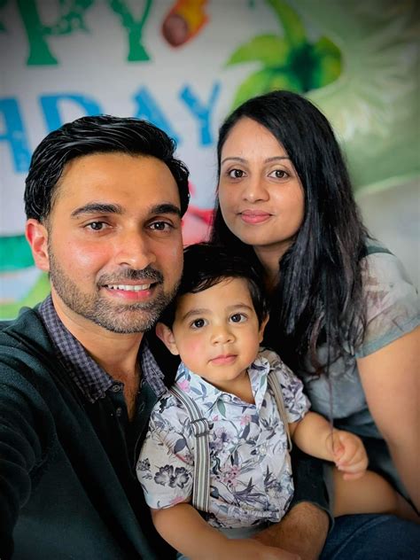 අහිංසක ඇස් දෙකක් දඟකාරකම් ගොඩක් පුතේ නුඹ රන් ටැඹක් ආදරෙයි මහ මෙරක් Sanketh Wikramage