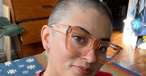 Can You Be Attracted To And Be In Relationship With A Buzz Cut Girl