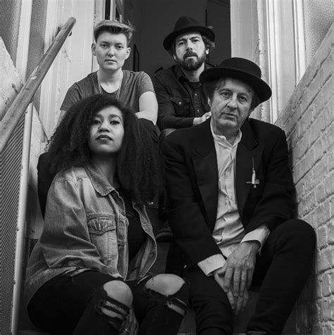 Deep Blue Sea Cкачать бесплатно в Mp3 слушать музыку онлайн на