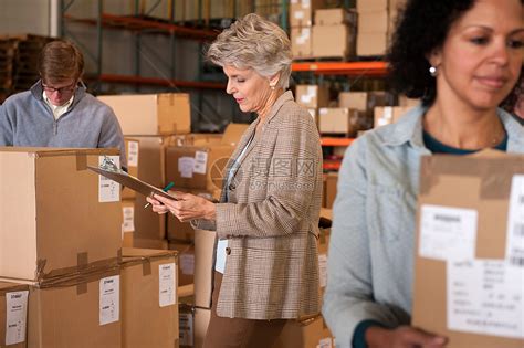 女仓库经理高清图片下载 正版图片501517917 摄图网