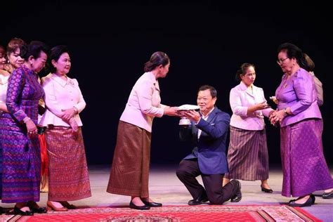 សម្តេចកិត្តិសង្គហបណ្ឌិត ម៉ែន សំអន អំពាវនាវដល់លោកគ្រូអ្នកគ្រូ និងពលរដ្ឋទាំងអស់