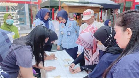 Narapidana Lapas Perempuan Palembang Kemenkumham Sumsel Dilatih Membuat Jumputan