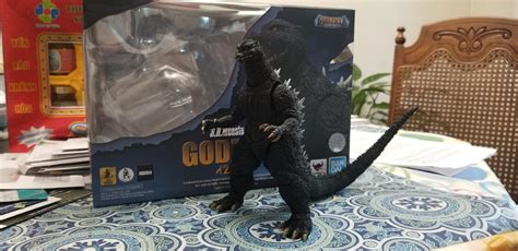 My Very Own S H Monsterarts Godzilla 2004 By Kaiju Odanny19 On Deviantart
