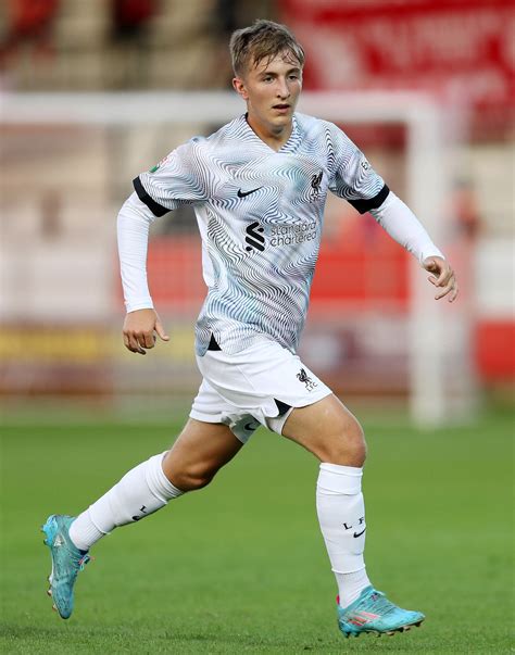 Woltman Returnerer Til Liverpool Arkiv