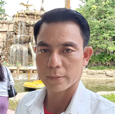 ប្រុសអឹមលក់ធុងបាស់ថ្មីនិងមួយទឹក Phnom Penh