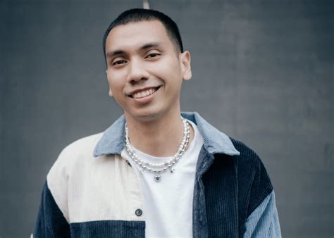 Rayi Putra Berbagi Penyesalan Lewat Let You Down Pophariini