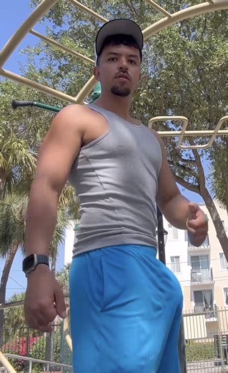 Bulge Freak Tumblr Com Tumbex