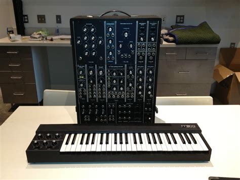 matrixsynth moog system 15 modular synthesizer system model 952 keyboard