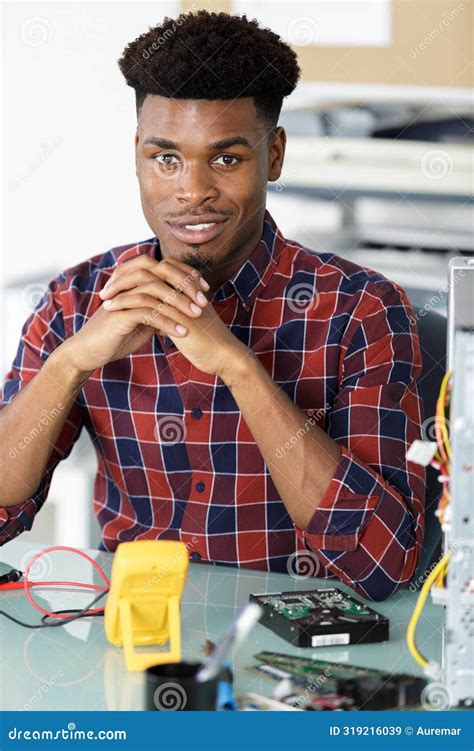 Laptop Computer Maintenance Repair Service Stock Image Image Of Computer Repairman 319216039