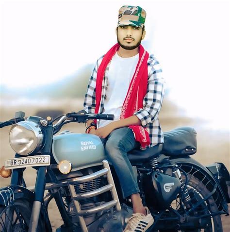 किसान की भूखी भैंस किसान का सारा चारा खा जाती है और फिर केक और बर्गर खाती है 😱 Wait For End 😵