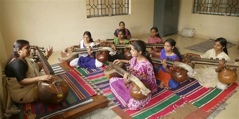 Veena Rlv College Of Music And Fine Arts Tripunithura