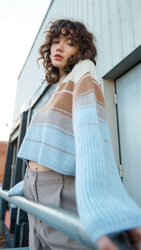 Pin by Шерстюк Наталия on вязание спицами | Knitwear fashion, Sweater ...