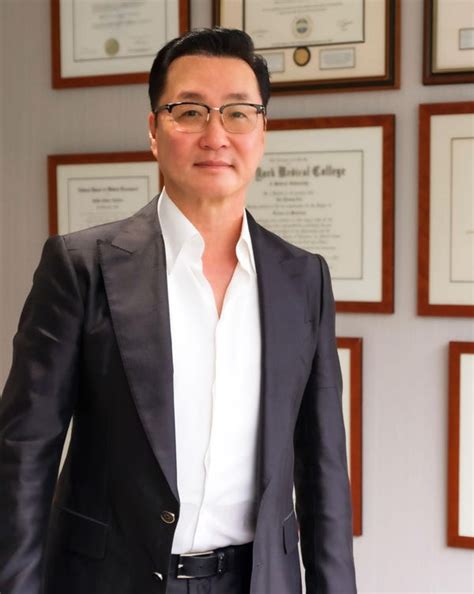 How Dr Harrison Lee Approaches Modern Facial Rejuvenation
