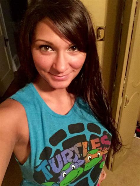 Sexy Fangirls That Will Have You Hooked After Just One Look Pics