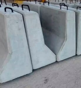 Barreira De Concreto Pré Moldada Simples Tipo New Jersey Tubo Forte