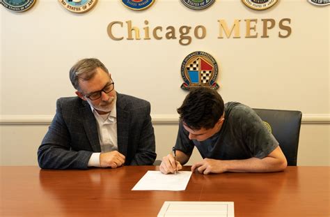 Dvids News Stepson Of Usmepcom Commander Enlists