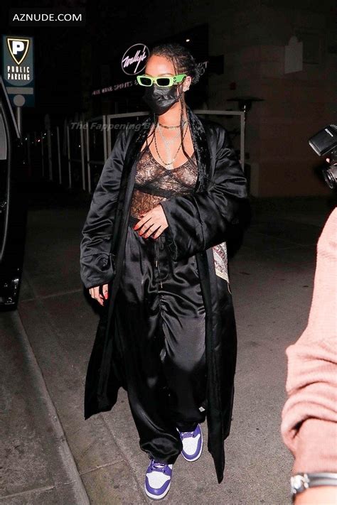 Rihanna Sexy Looks Fashionable While Grabbing Dinner At Wallys In
