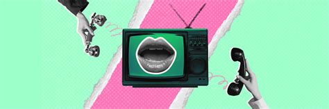 현대 미술 콜라주 빈티지 전화기와 짝을 이루는 복고풍 Tv는 생생한 녹색과 분홍색 톤으로 다양한 시대에 걸친 커뮤니케이션의 진화를 강조합니다 2명에 대한 스톡 사진 및 기타