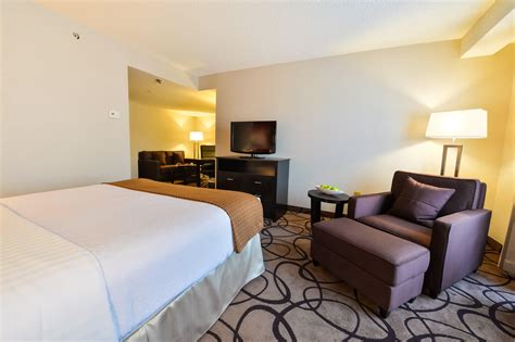 Holiday Inn Montreal Centre Ville Downtown Indoor Pool And Fitness