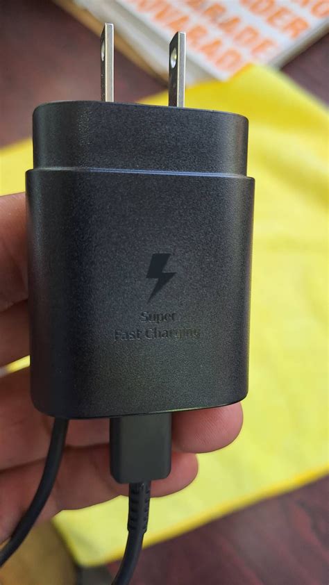 Así Se Ve El Cargador Original Samsung 25w Samsung Members